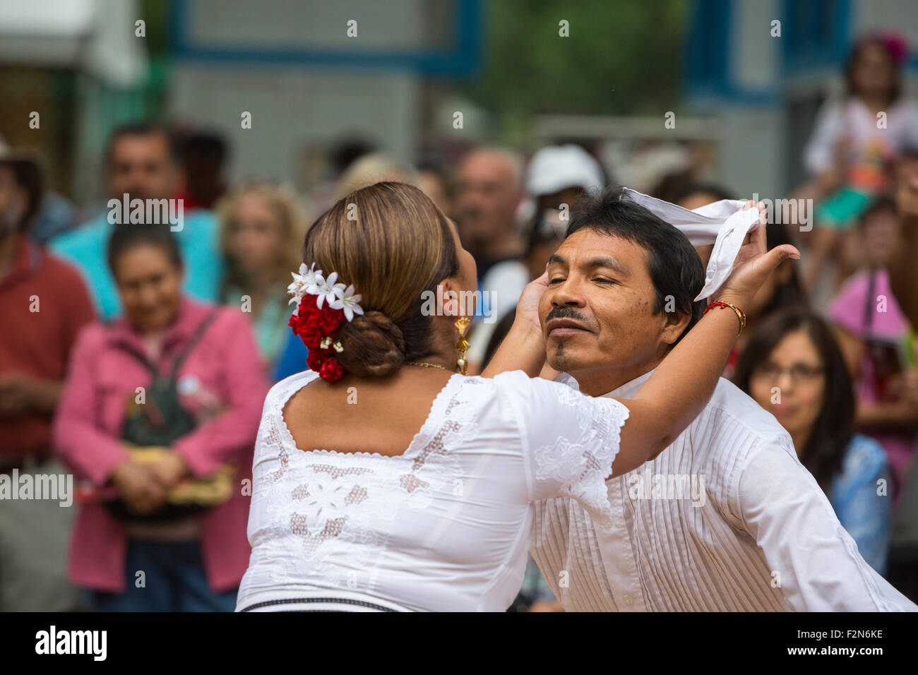 Peruvian Marinera Viva Dance Stock Photo - Alamy