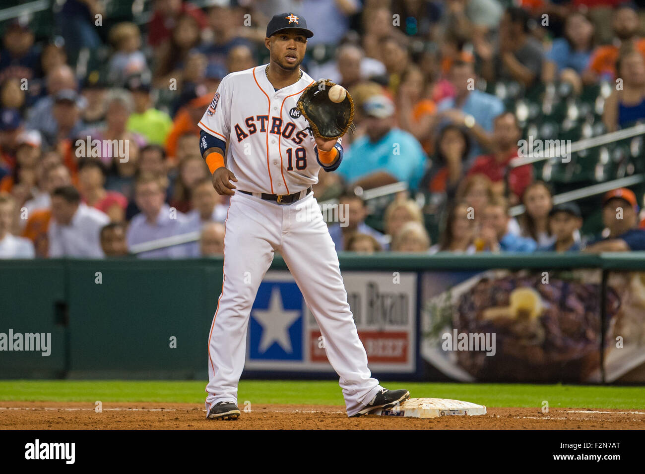 Houston, TX, USA. 21st Sep, 2015. Houston Astros first baseman Luis ...