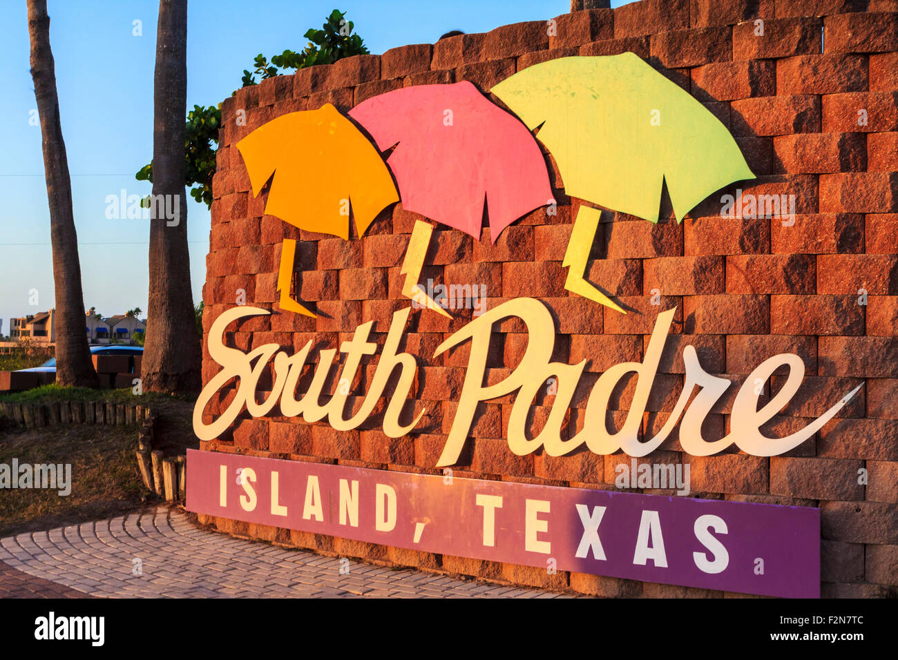 Island sign hi-res stock photography and images - Alamy
