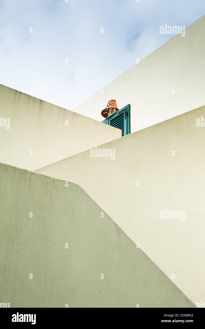 Diagonal building hi-res stock photography and images - Alamy