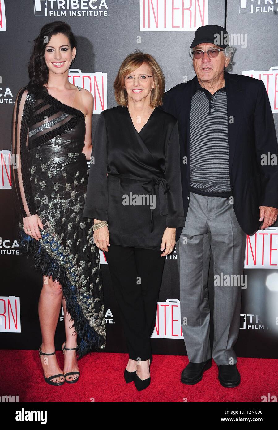 New York, NY, USA. 21st Sep, 2015. Anne Hathaway, Robert De Niro at ...