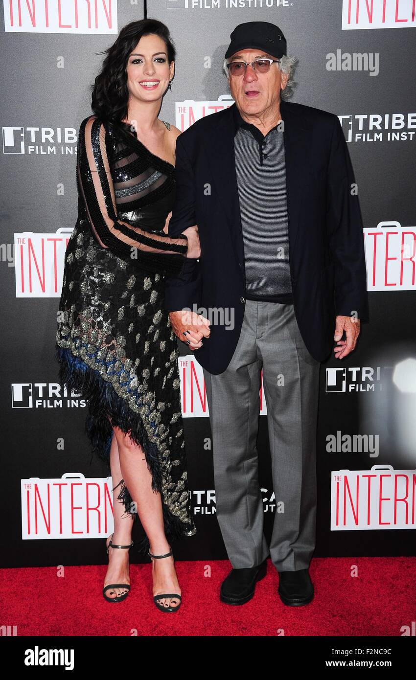 New York, NY, USA. 21st Sep, 2015. Anne Hathaway, Robert De Niro at ...