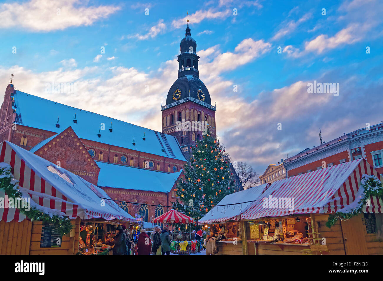 Christmas atmosphere clock hi-res stock photography and images - Alamy