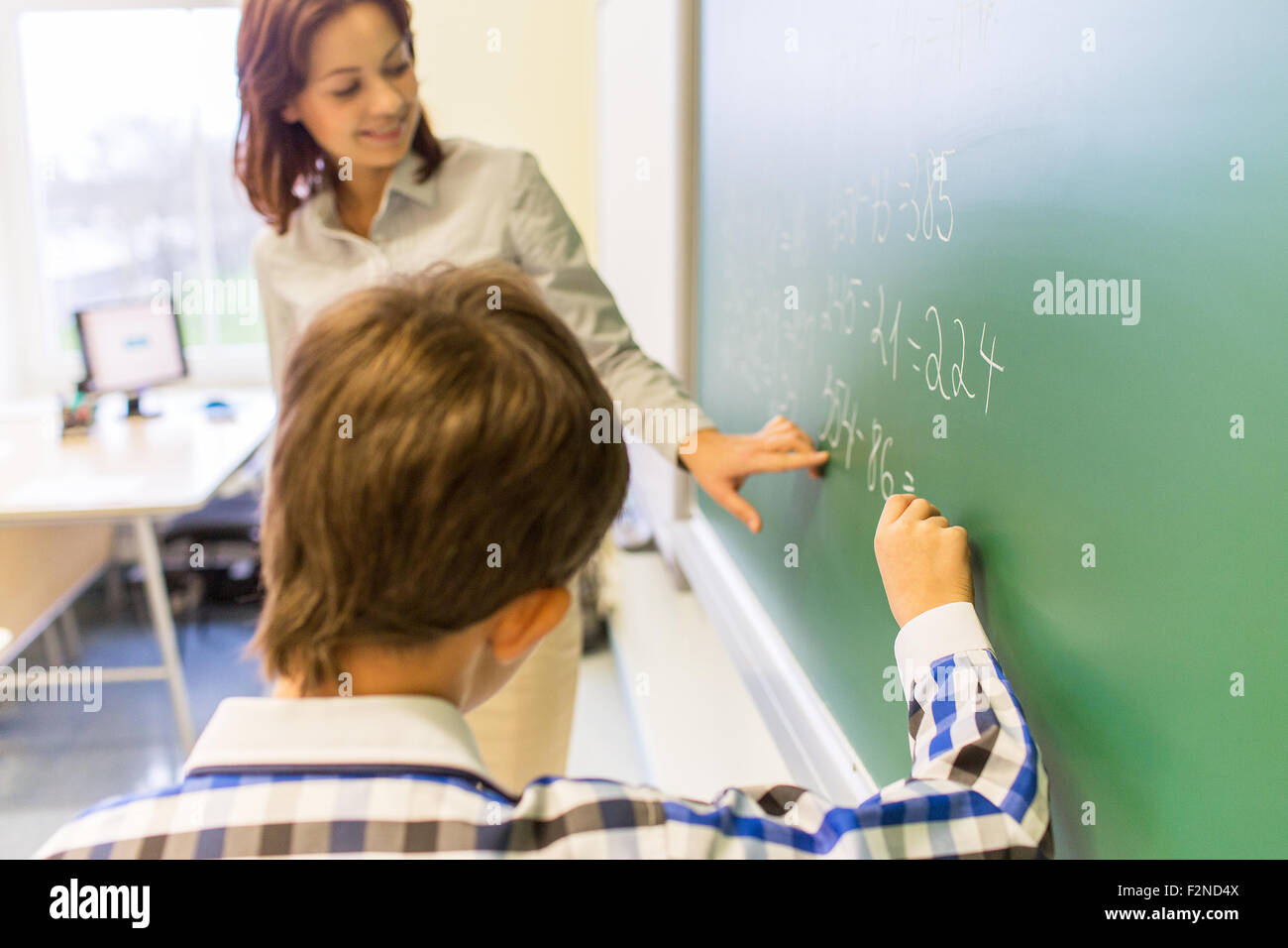 Smart board teacher hi-res stock photography and images - Alamy