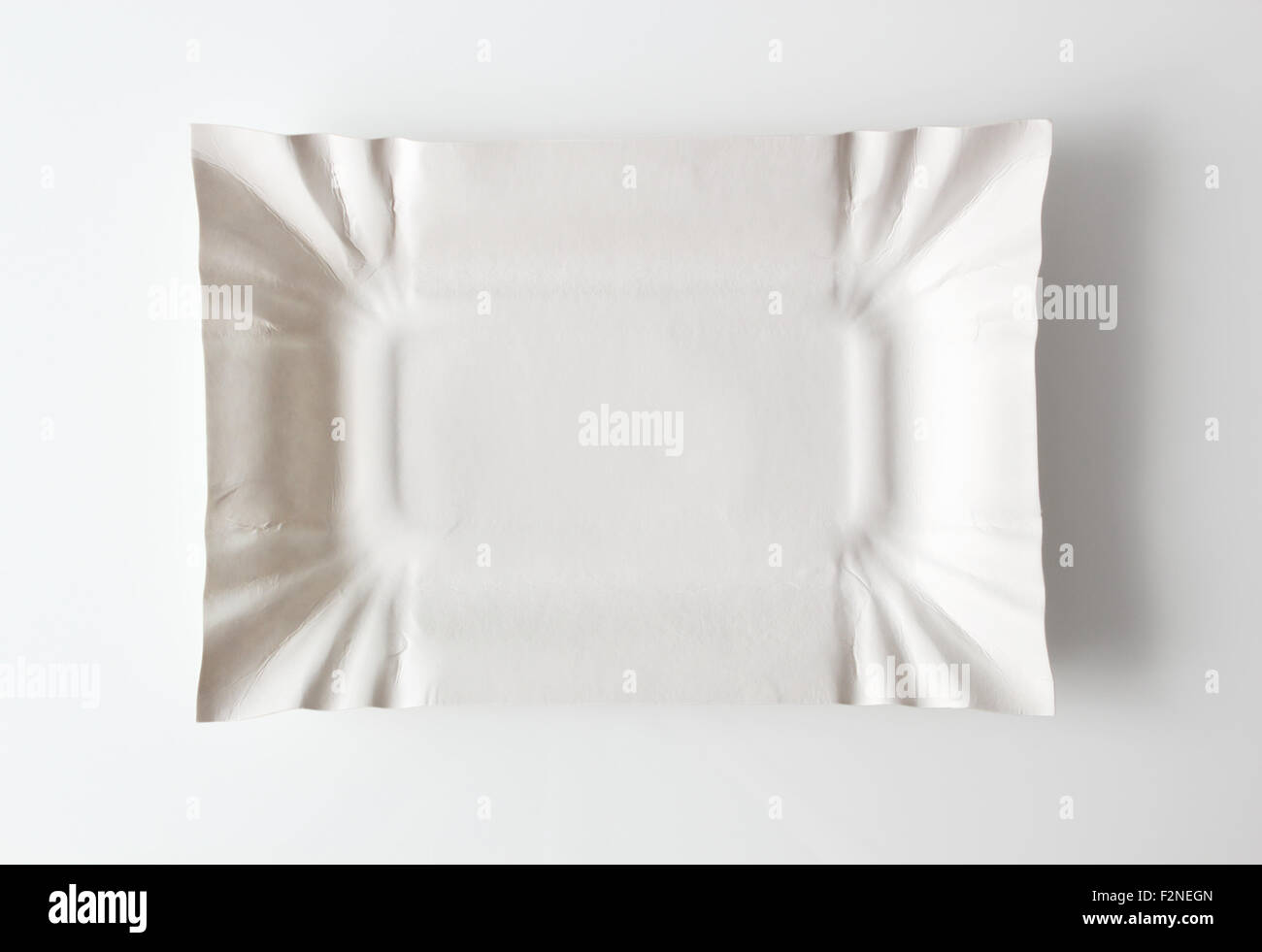 Disposable paper plate cutout hi-res stock photography and images - Alamy