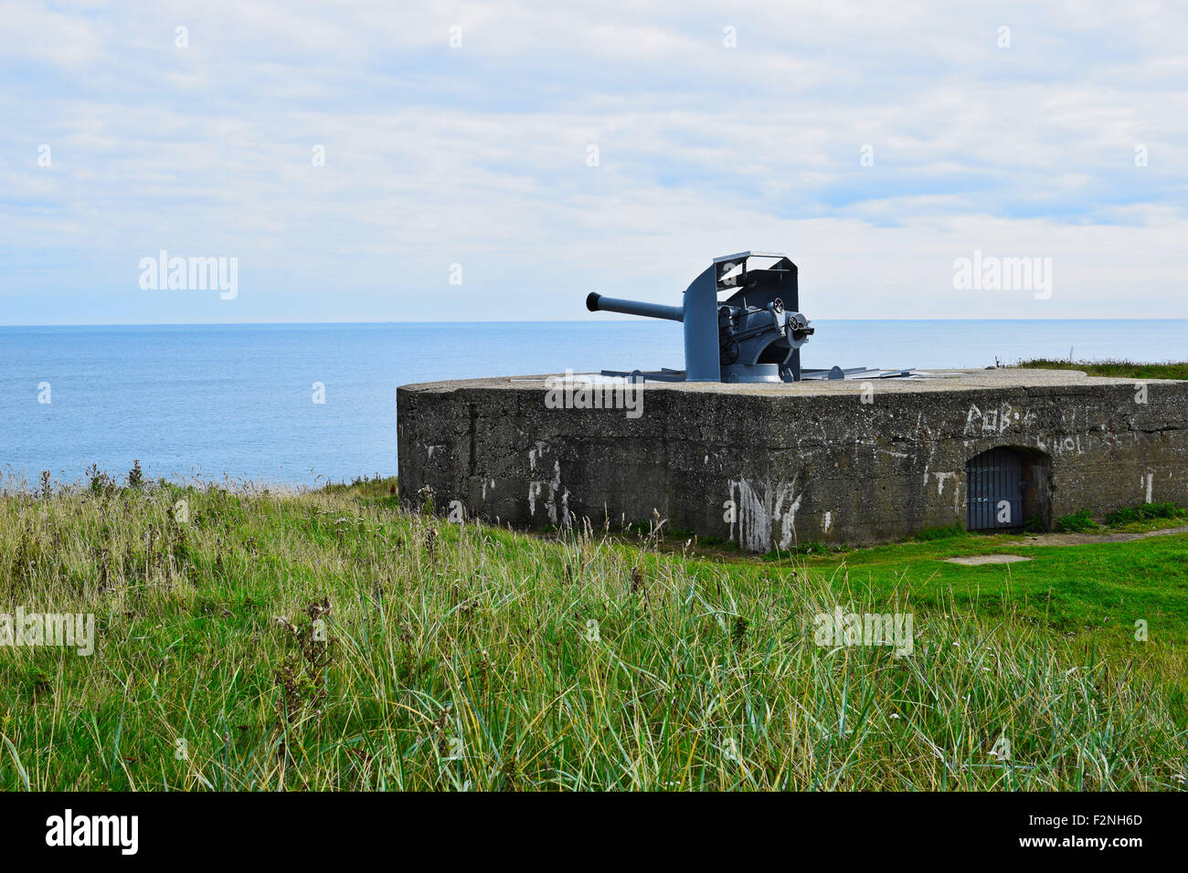 Disappearing Gun on Trow Rock, South Shields, Tyneside, England Stock ...