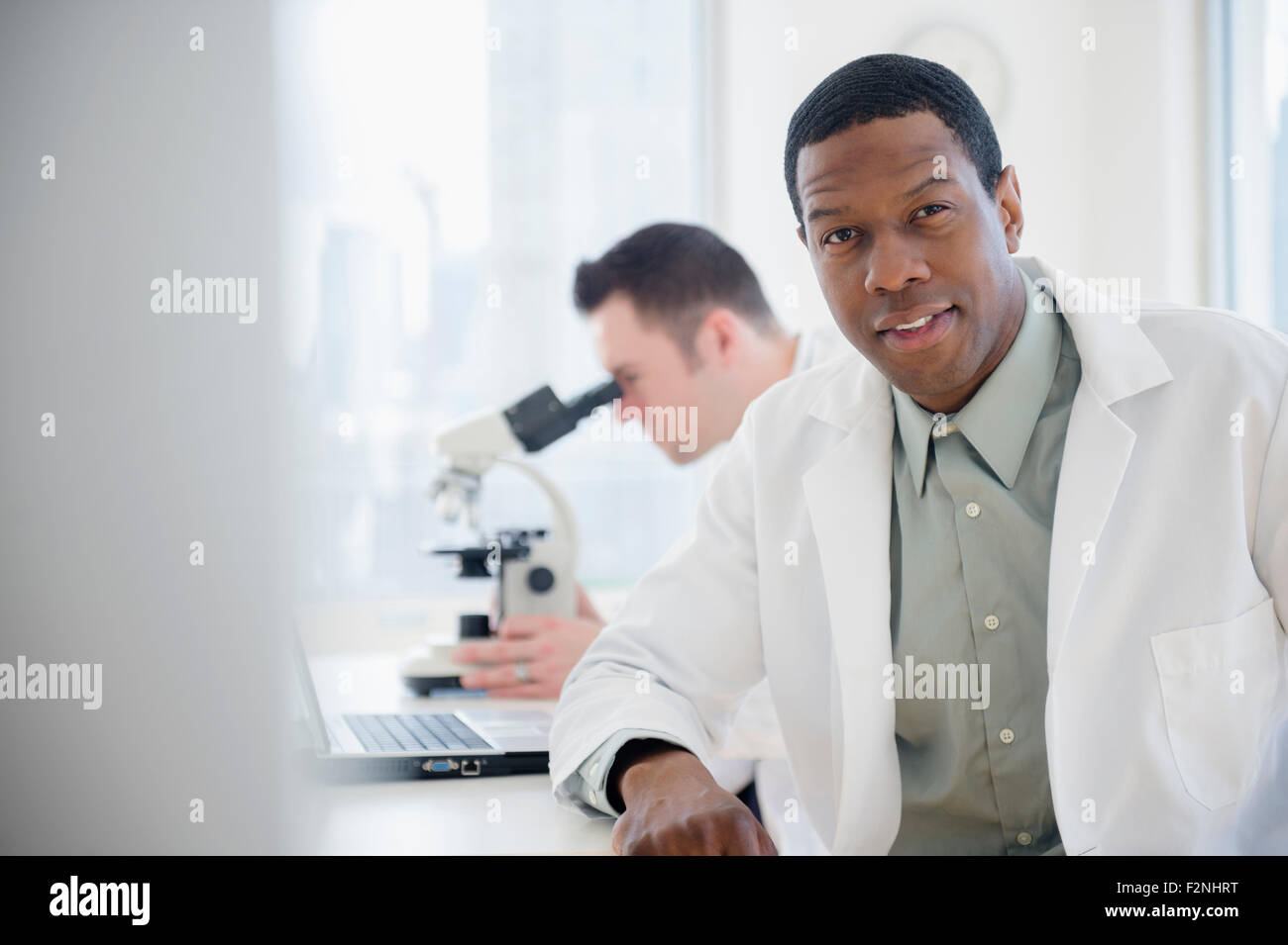 Medical scientist in lab coat hi-res stock photography and images - Alamy