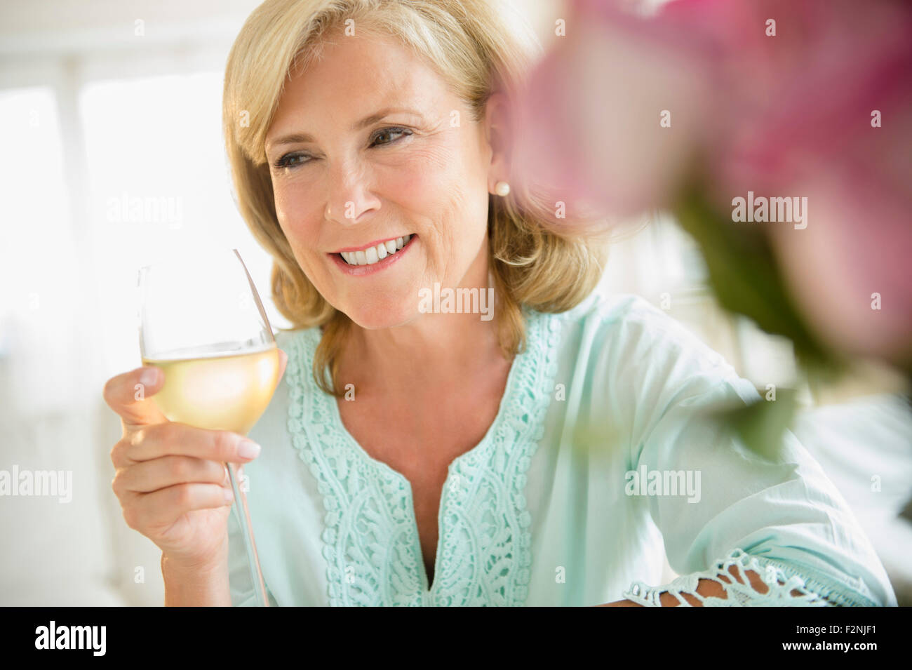 Woman wine drinking hi-res stock photography and images - Alamy