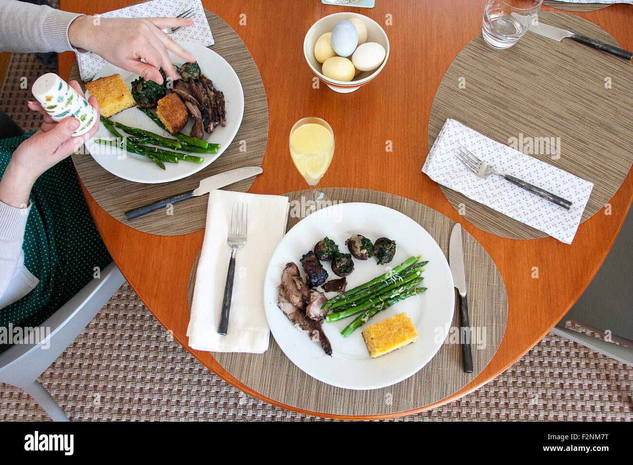 Dining table above view hi-res stock photography and images - Alamy