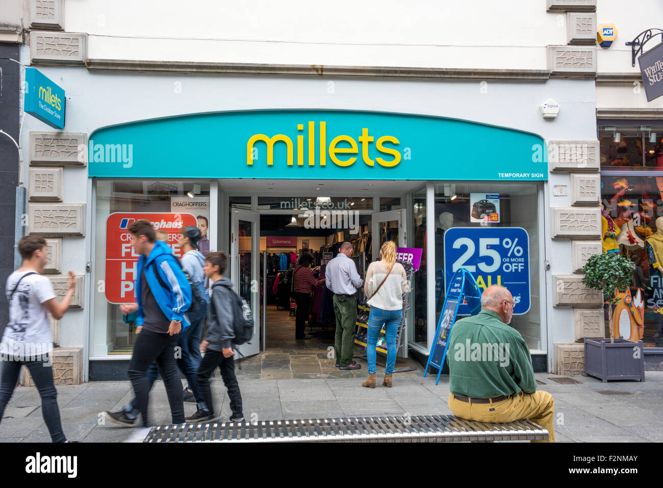 Outdoor clothing retailer hi-res stock photography and images - Alamy