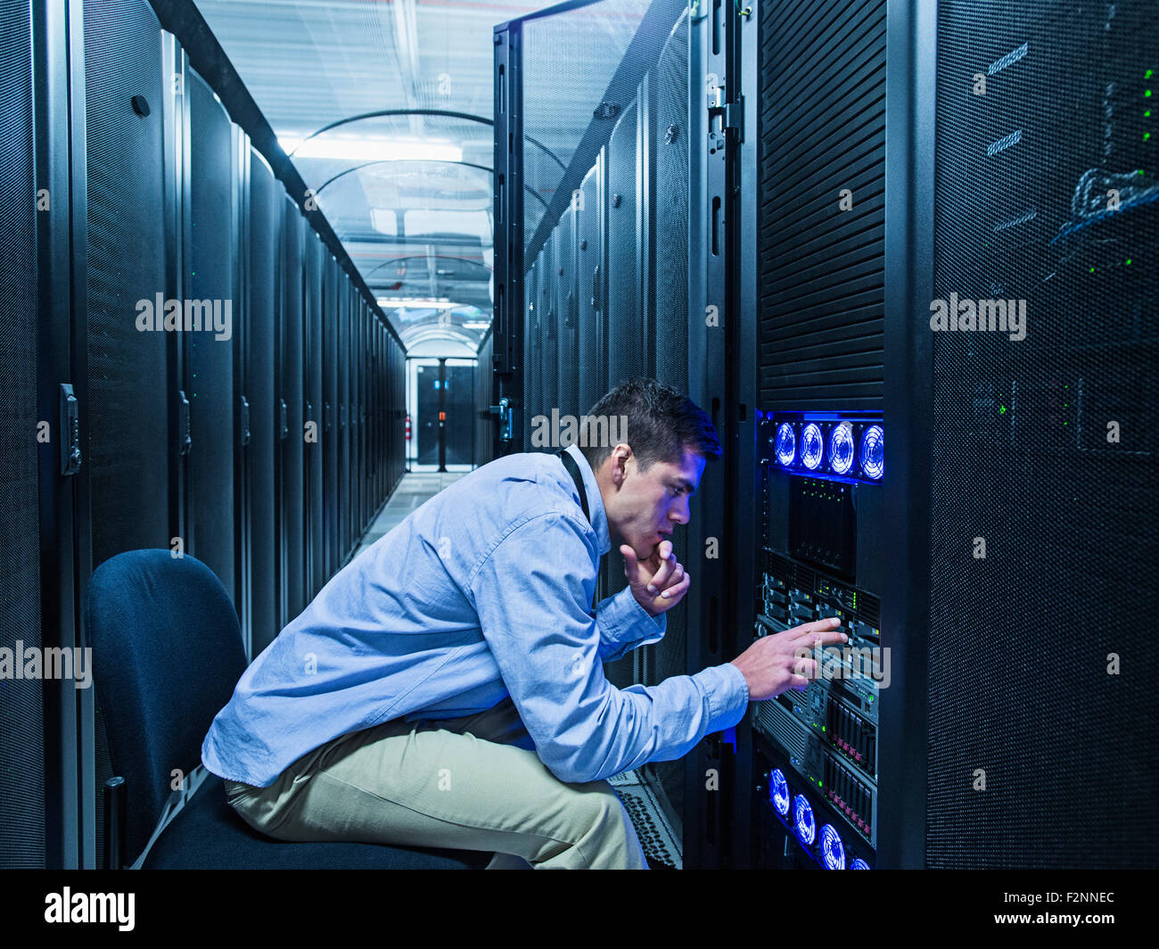 Checking network hi-res stock photography and images - Alamy