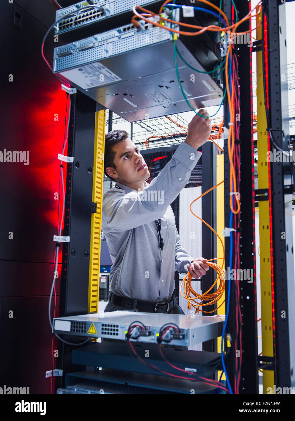 Server room hi-res stock photography and images - Alamy