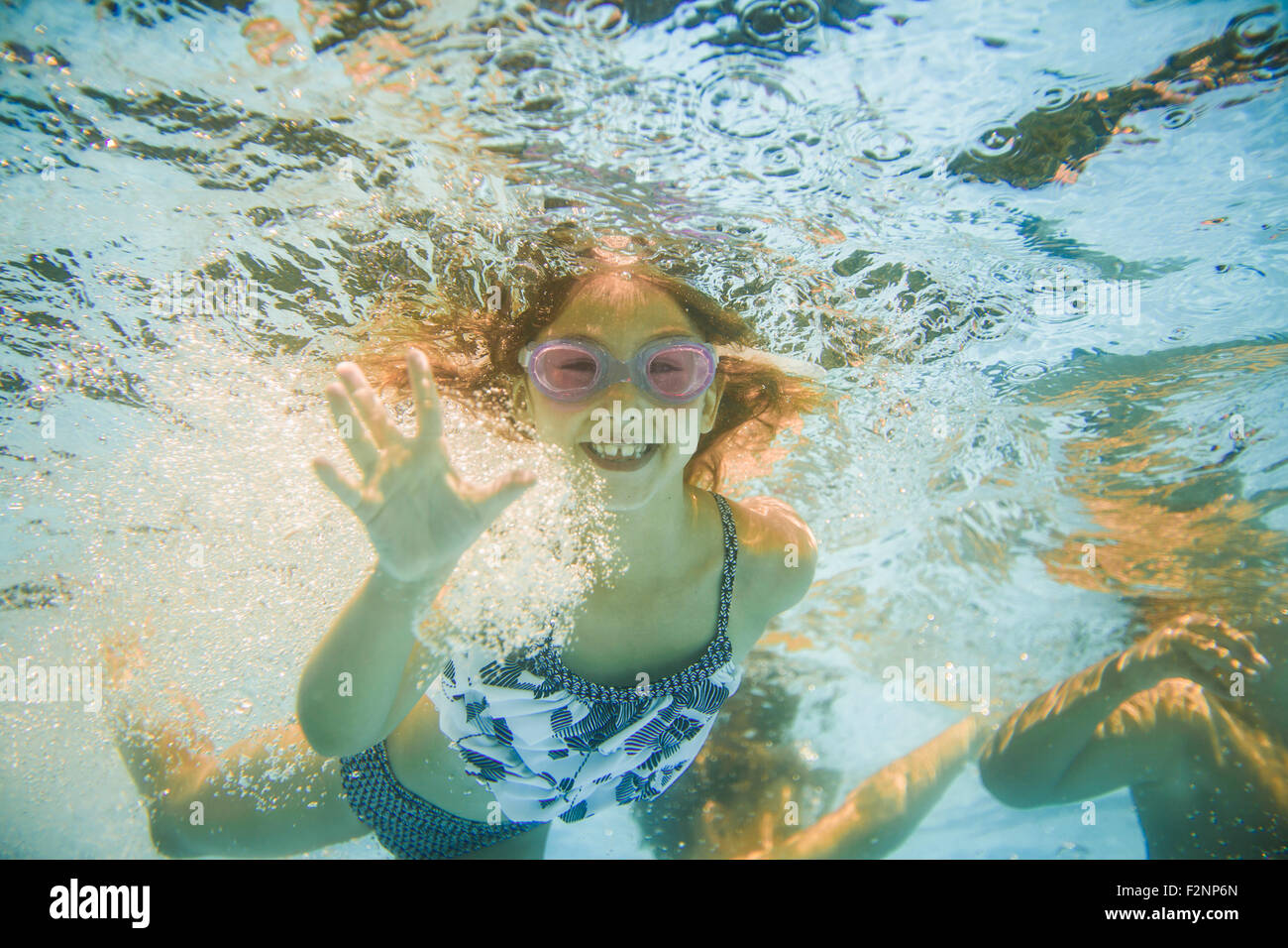 Girl in water girl underwater hi-res stock photography and images - Alamy