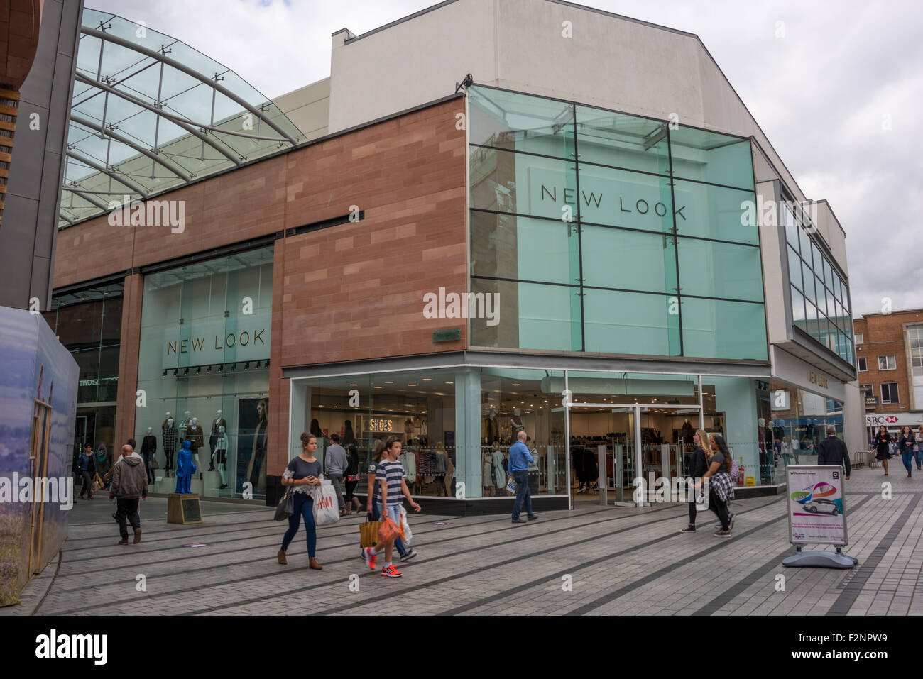 New look store hi-res stock photography and images - Alamy