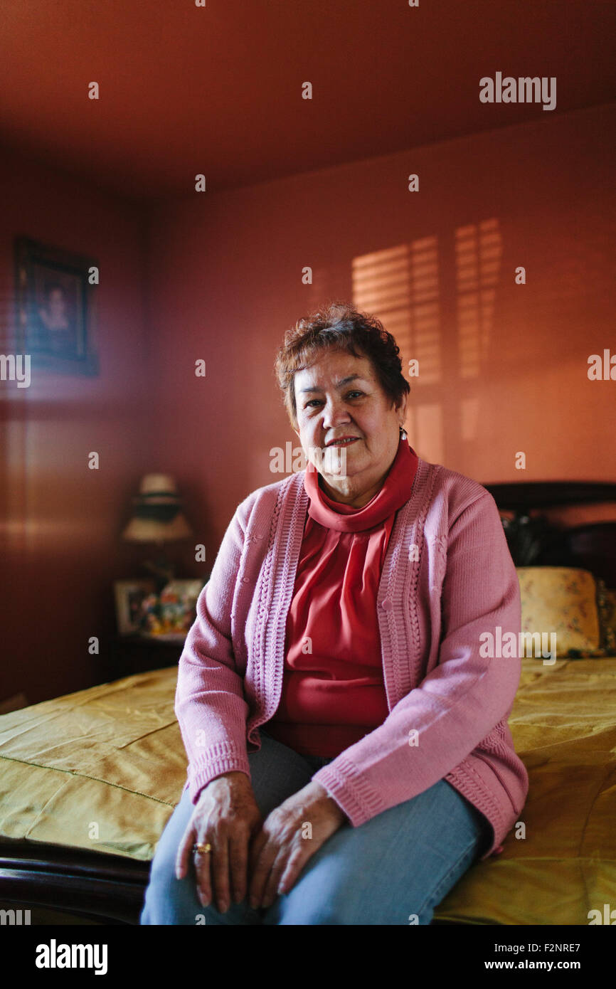 Full figured hi-res stock photography and images - Alamy