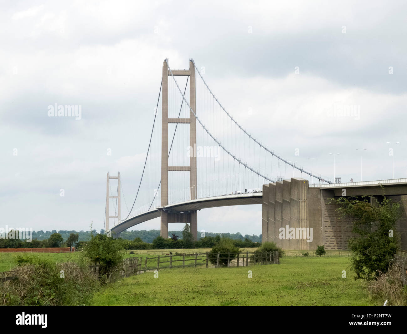 Humber bridge hi-res stock photography and images - Alamy