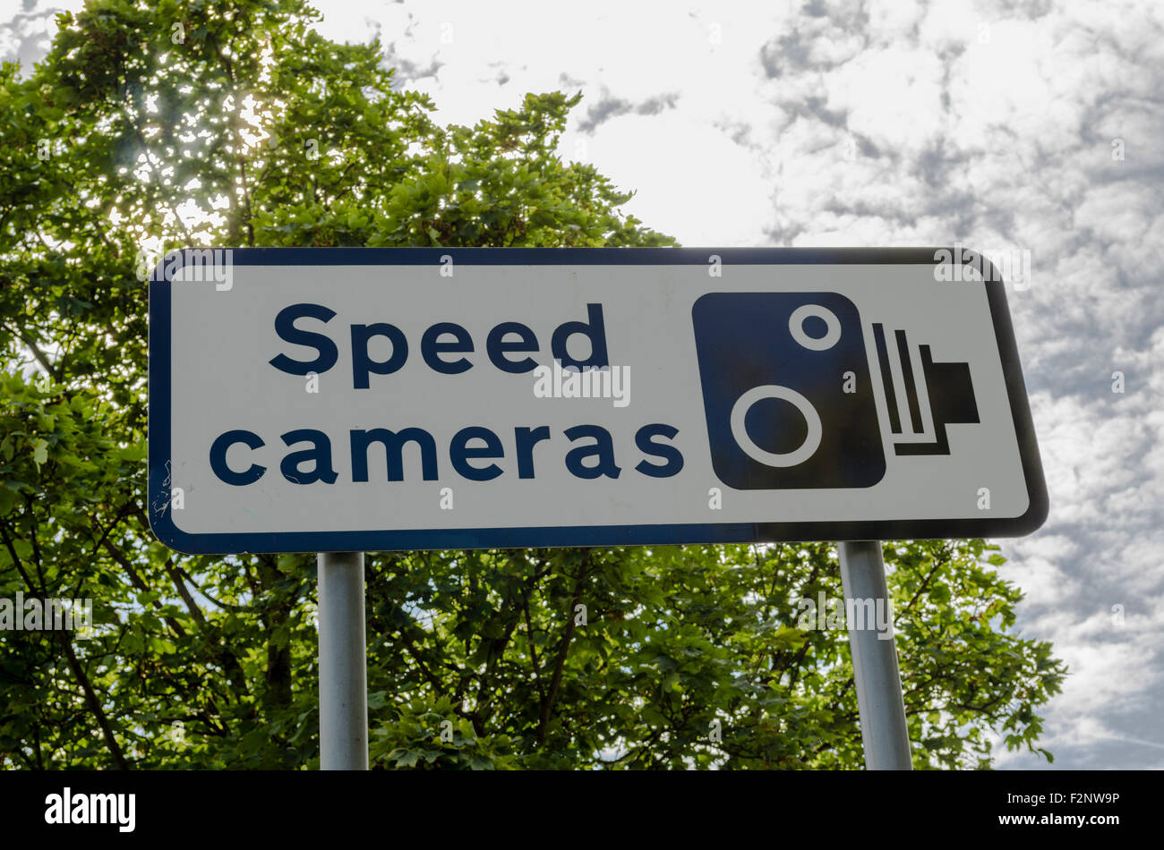 Speed cameras sign uk hi-res stock photography and images - Alamy