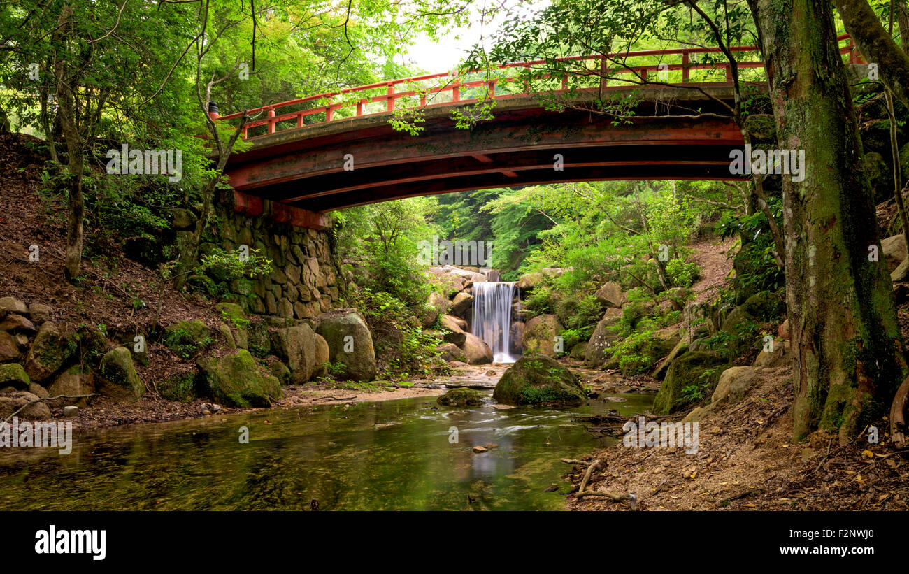 Bridge with waterfall hi-res stock photography and images - Alamy