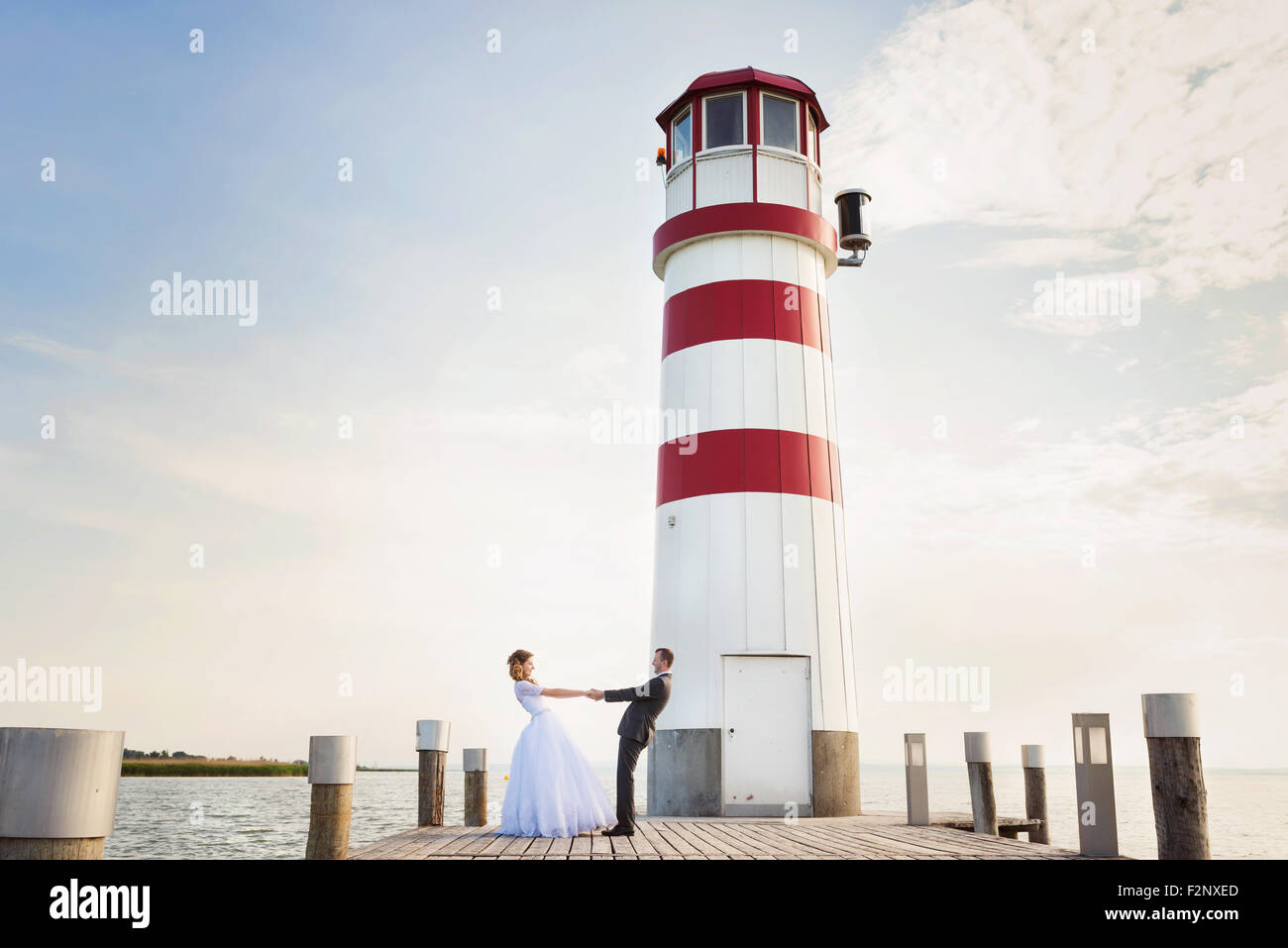 Lighthouse wedding hi-res stock photography and images - Alamy