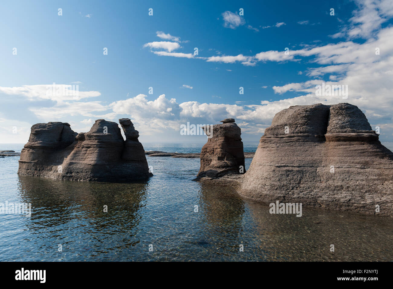 Mingan archipelago national park hi-res stock photography and images ...