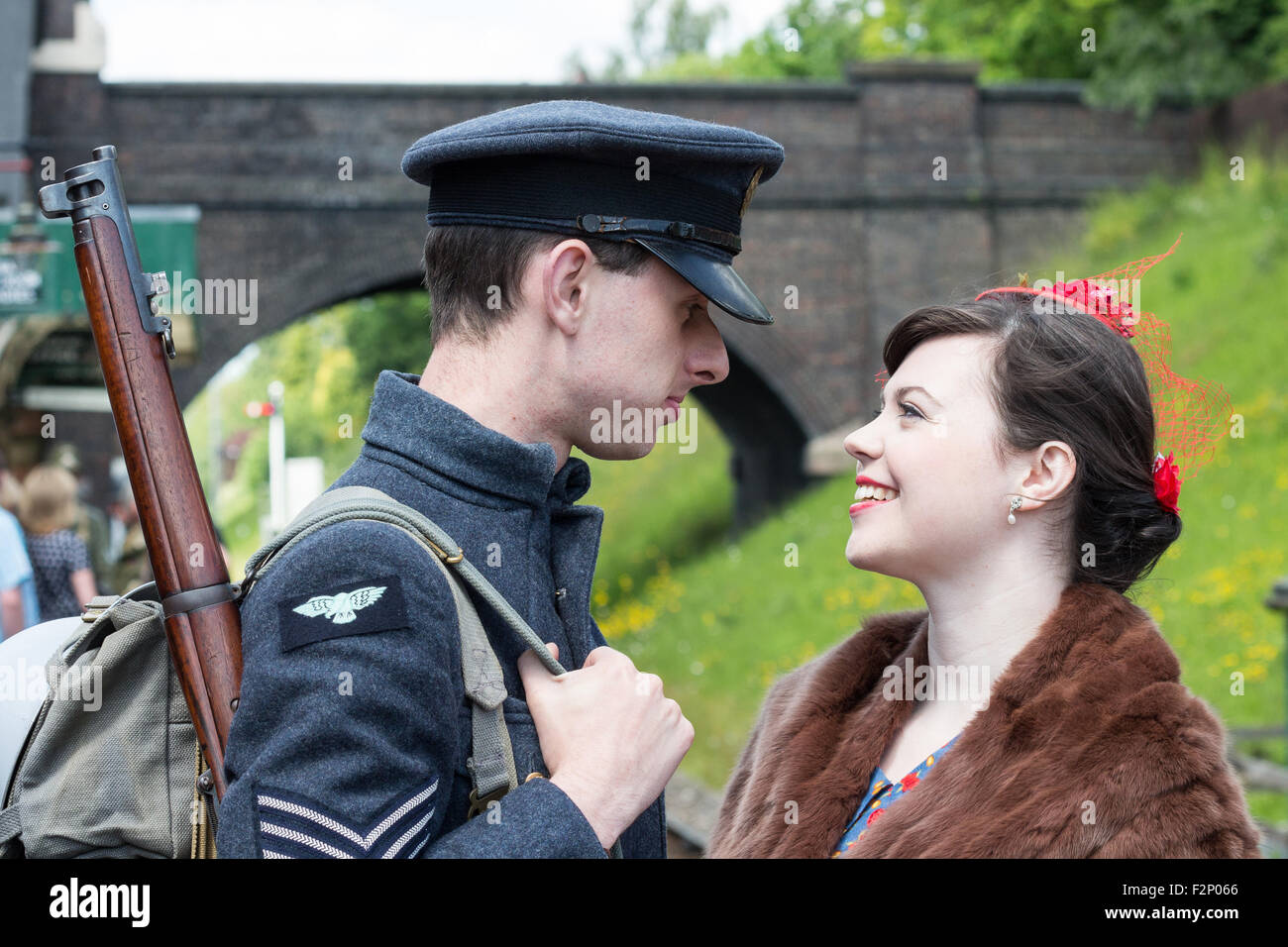 Reenactors at the 1940s Wartime Weekend on the Great Central Railway ...