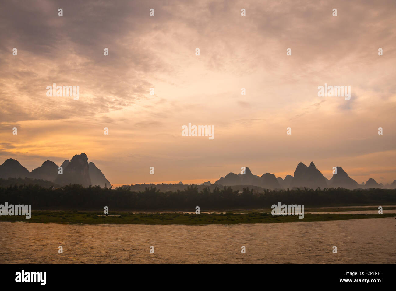 Calm asia li river hi-res stock photography and images - Alamy