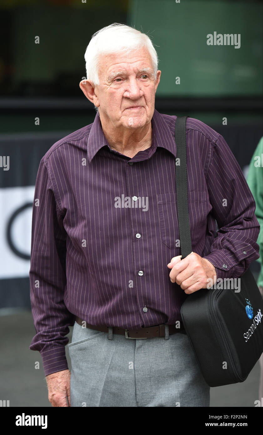 Ray Flynn the worlds fist bionic eye and his surgeon at BBC Breakfast ...