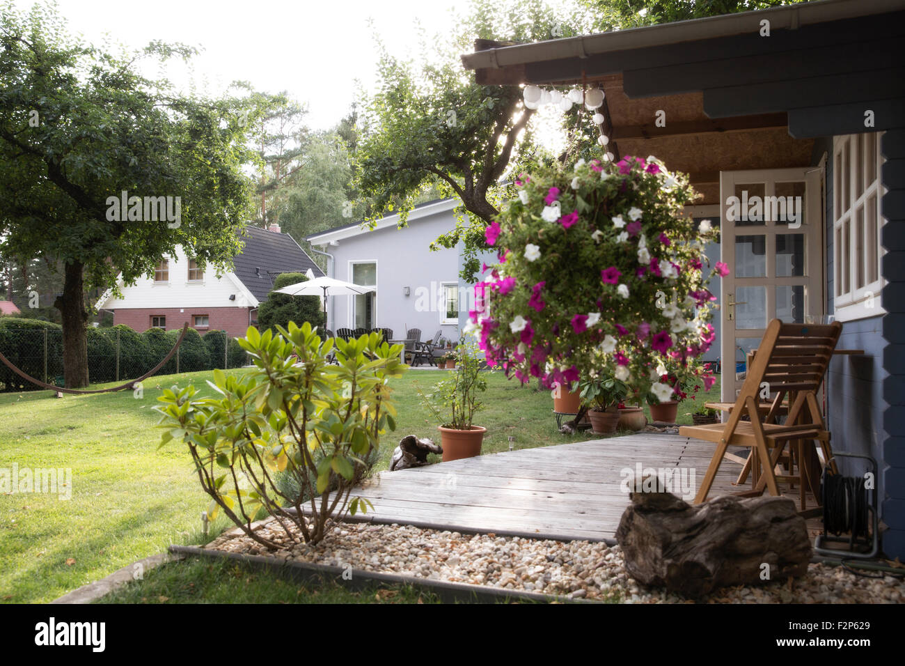 Terrace garden residential hi-res stock photography and images - Alamy