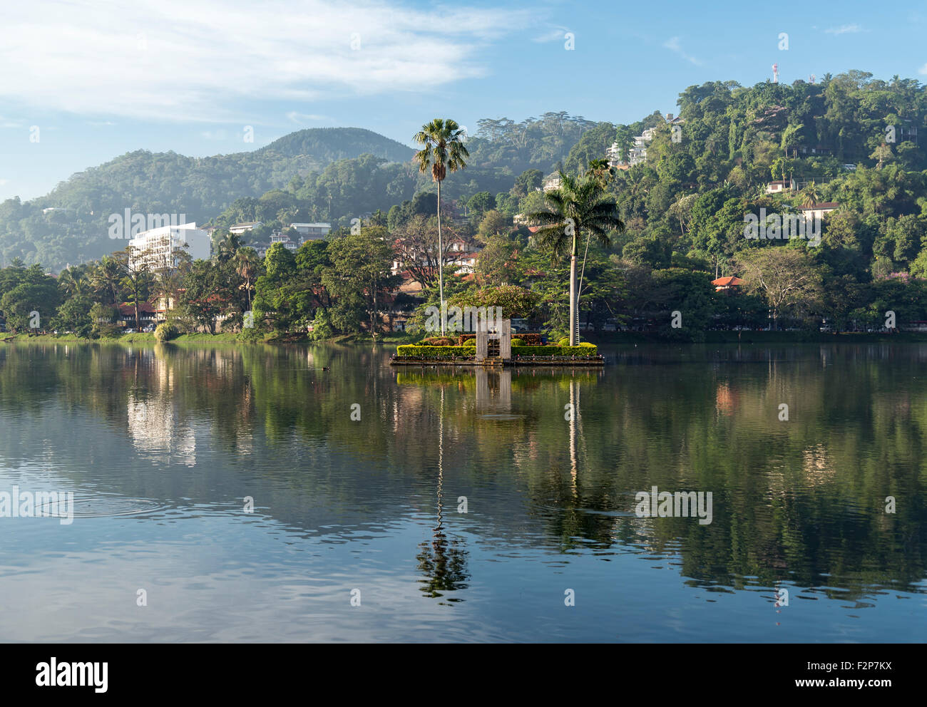 Kandy lake hi-res stock photography and images - Alamy