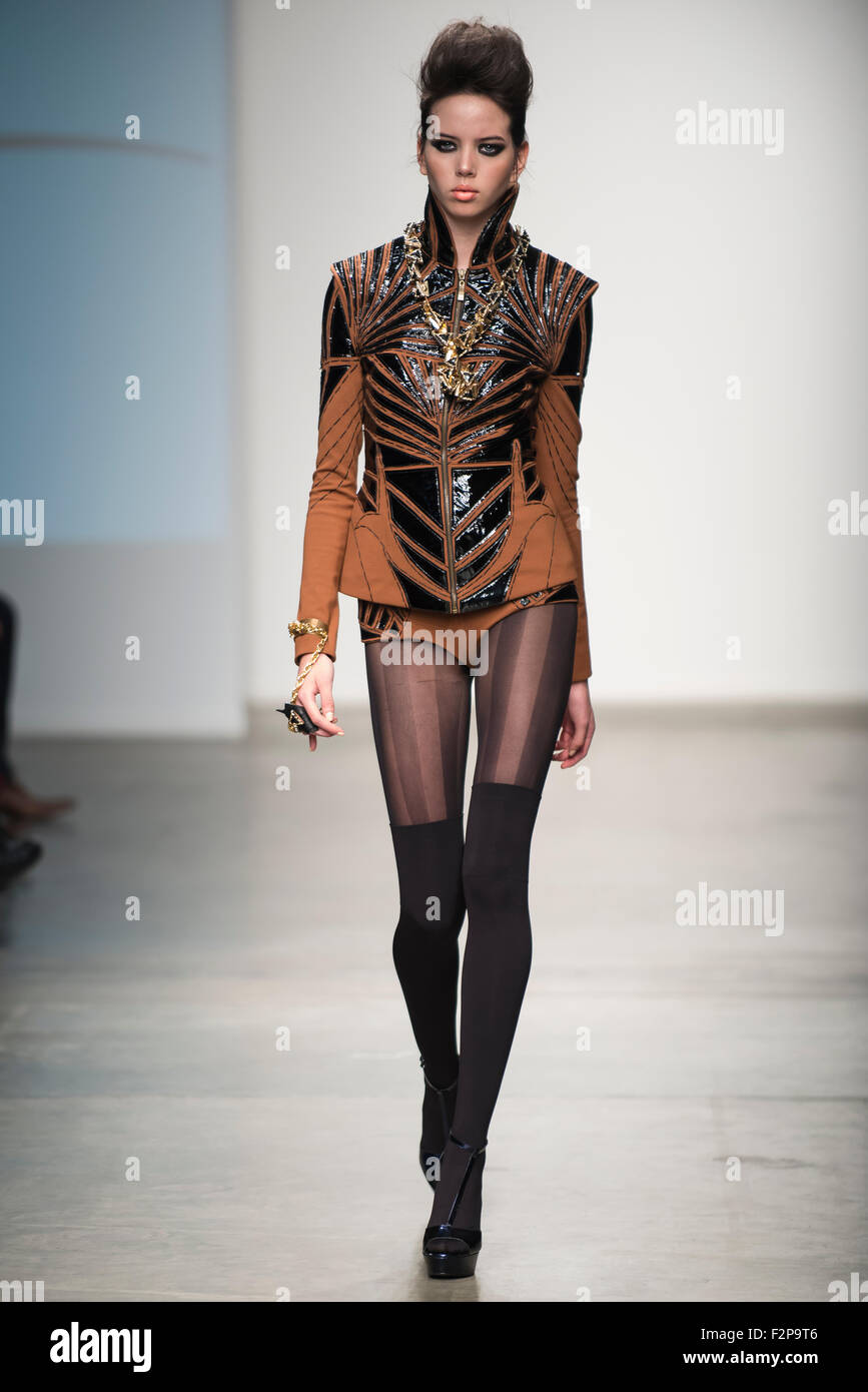 Runway model hi-res stock photography and images - Alamy