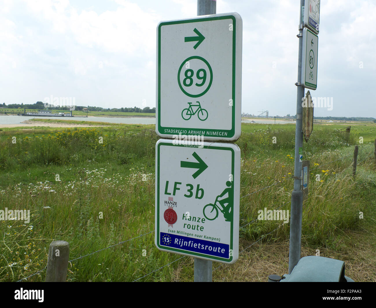Long distance Rhine/Rhein/Rijn cycle route near Pannerden, Netherlands ...