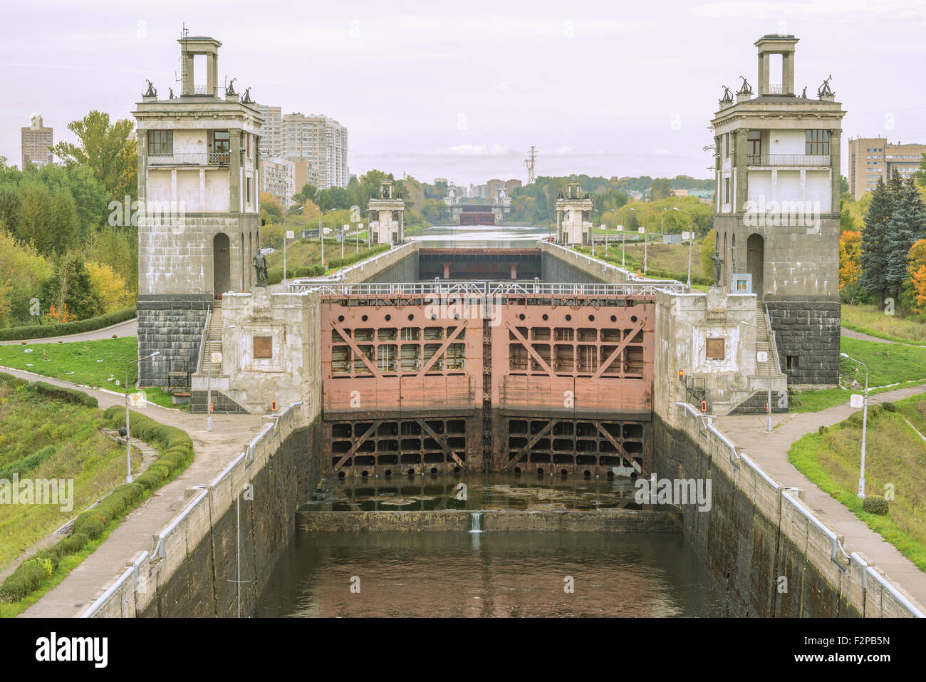 River lock on moscow canal hi-res stock photography and images - Alamy