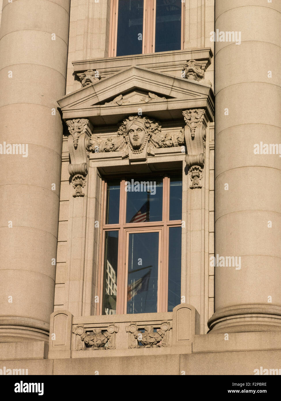 Native american indian statue outside hi-res stock photography and ...