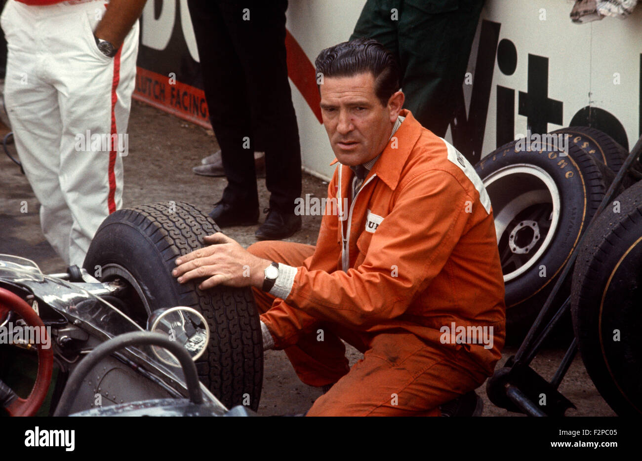 Vintage car mechanic hi-res stock photography and images - Alamy