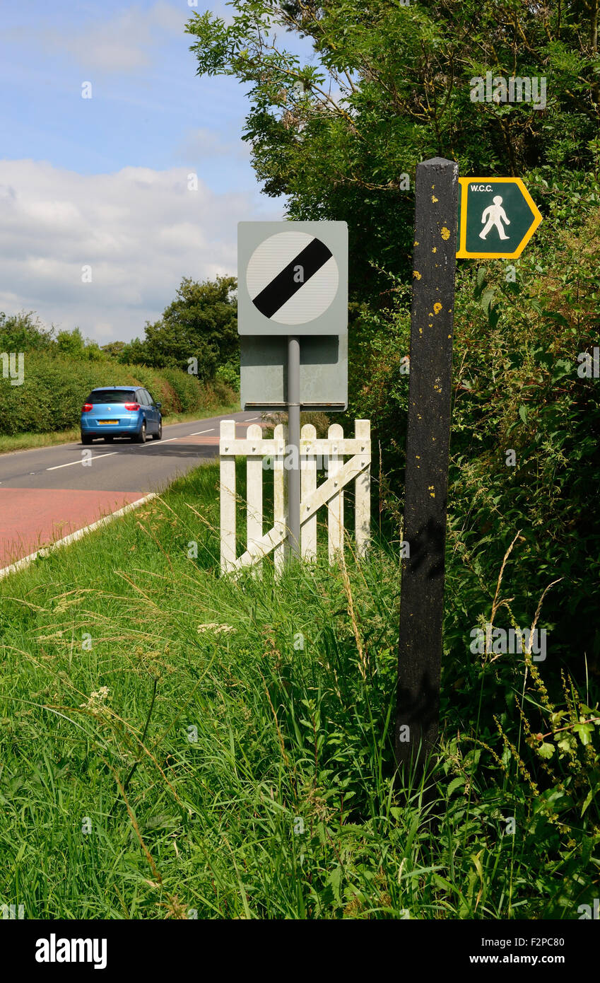 Uk national speed limit sign hi-res stock photography and images - Alamy