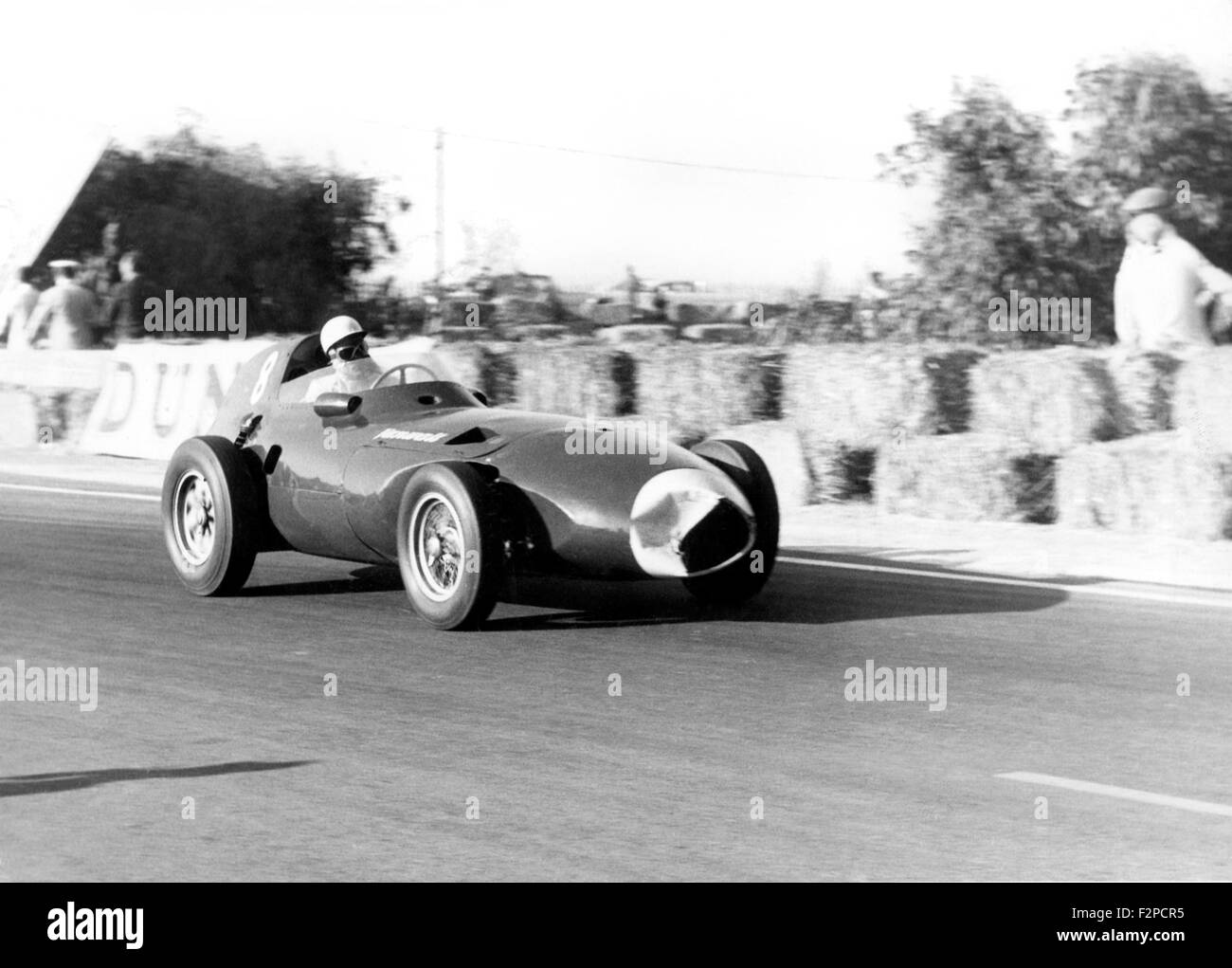 Stirling Moss in a Vanwall VW10 at the Moroccan GP in Casablanca 1958 ...