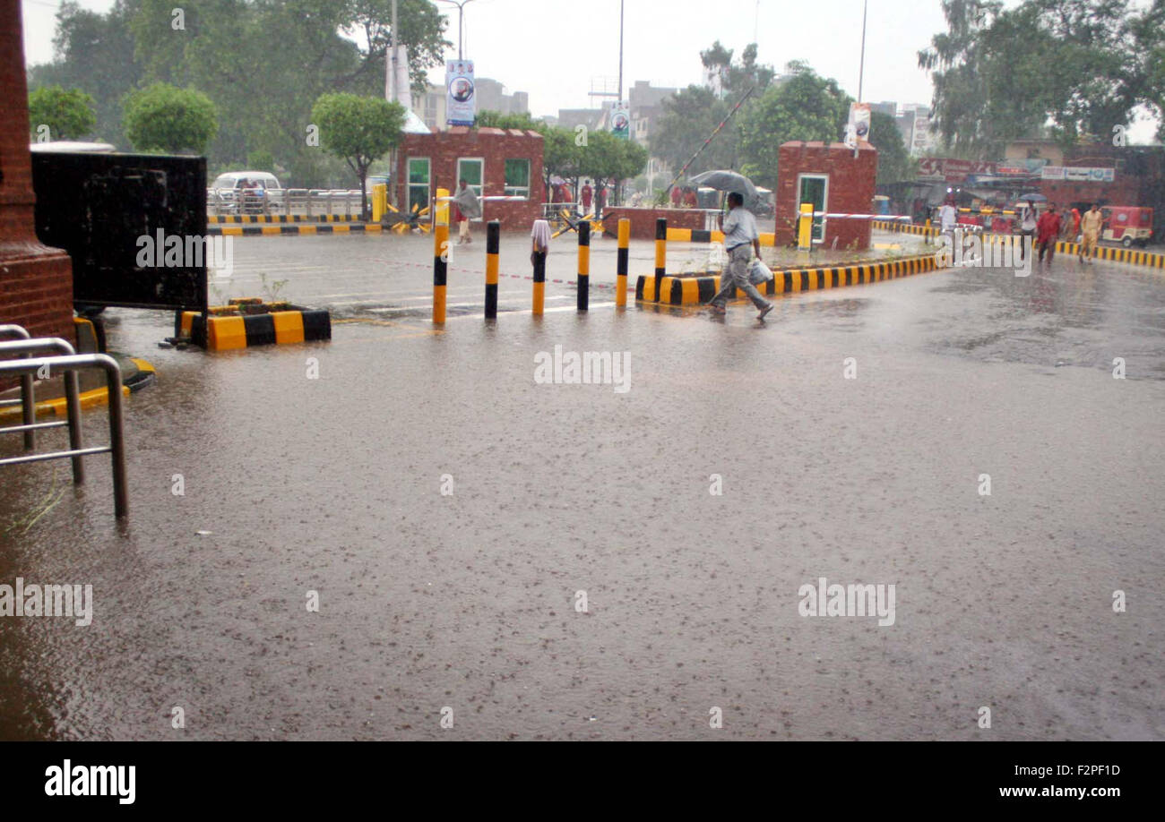 Heavy downpour on railway hi-res stock photography and images - Alamy