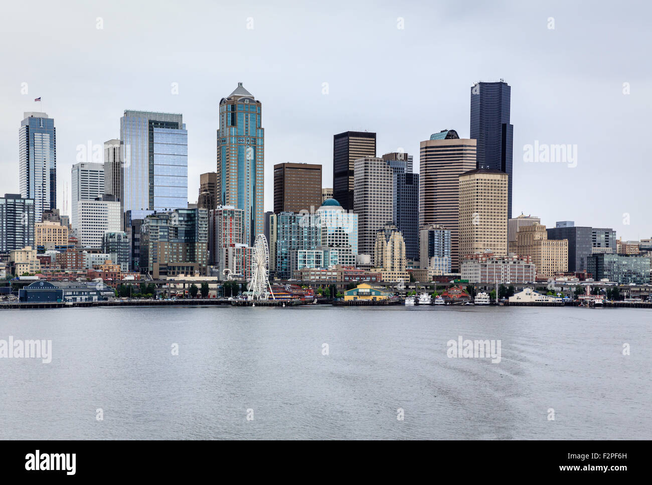 Seattle skyline on overcast day Stock Photo - Alamy