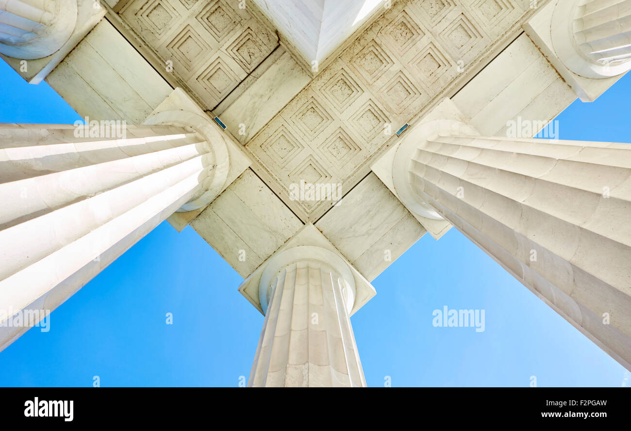 USA, Washington D.C., columns and roof of Lincoln Memorial Stock Photo ...