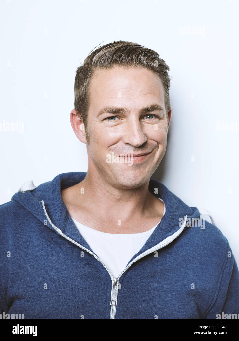 Portrait of smiling man Stock Photo - Alamy