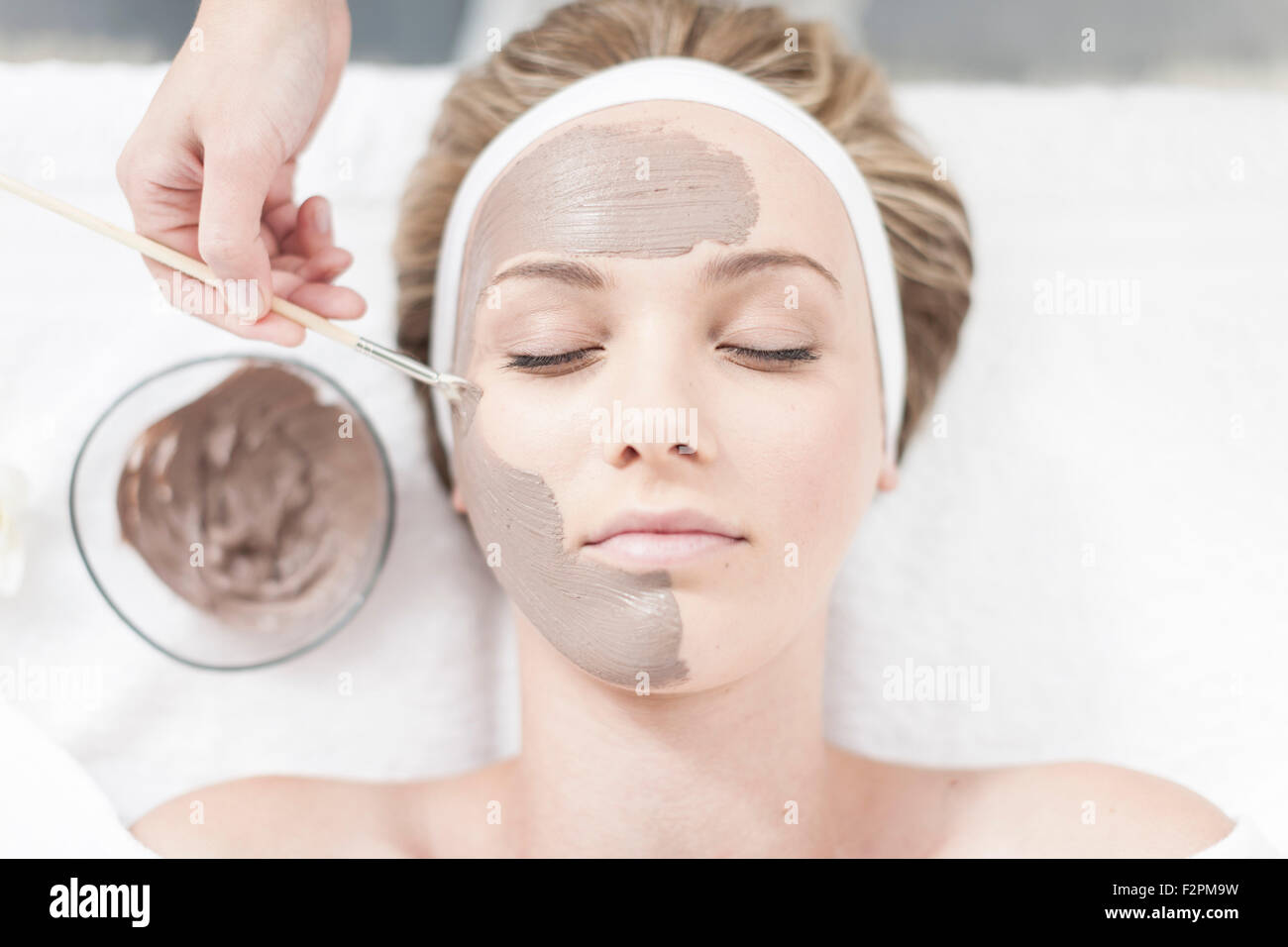 Womans head band hi-res stock photography and images - Alamy