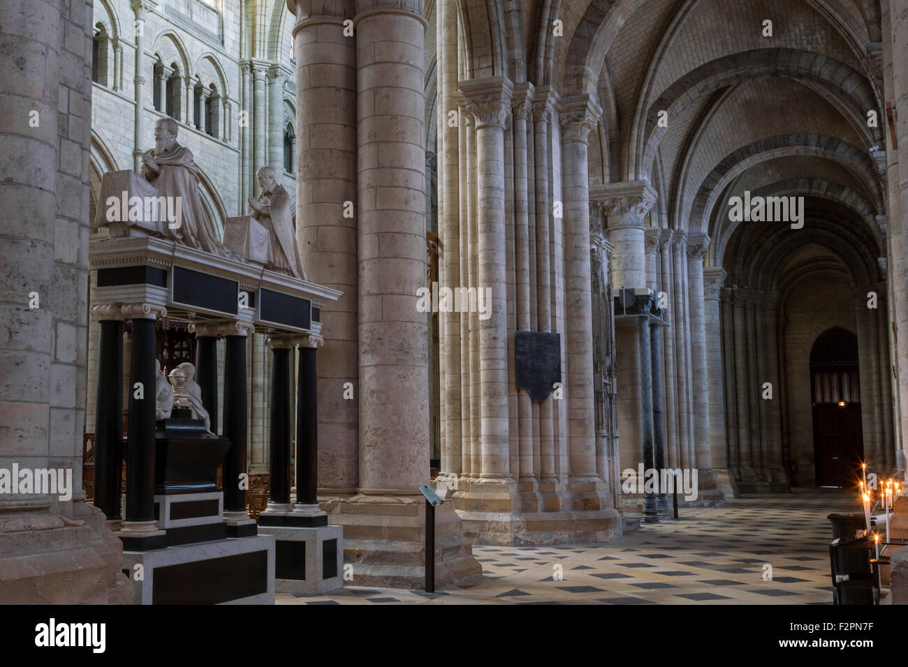 Sens cathedral hi-res stock photography and images - Alamy