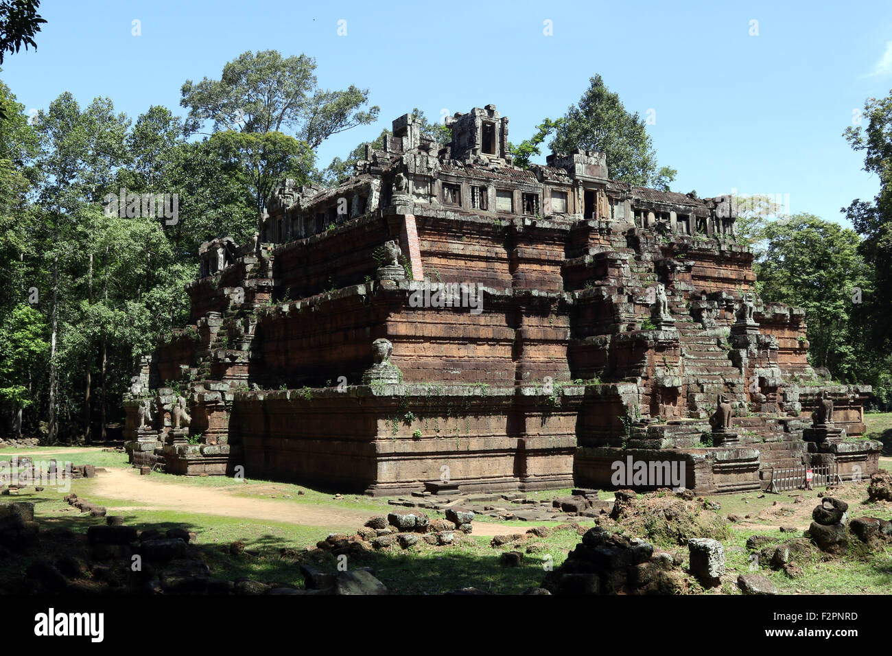 Royal pyramid hi-res stock photography and images - Alamy