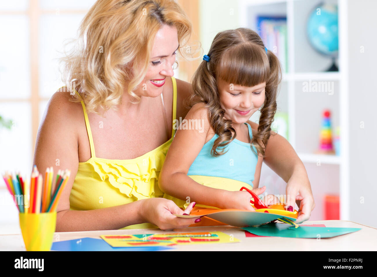 Draw cut hi-res stock photography and images - Alamy