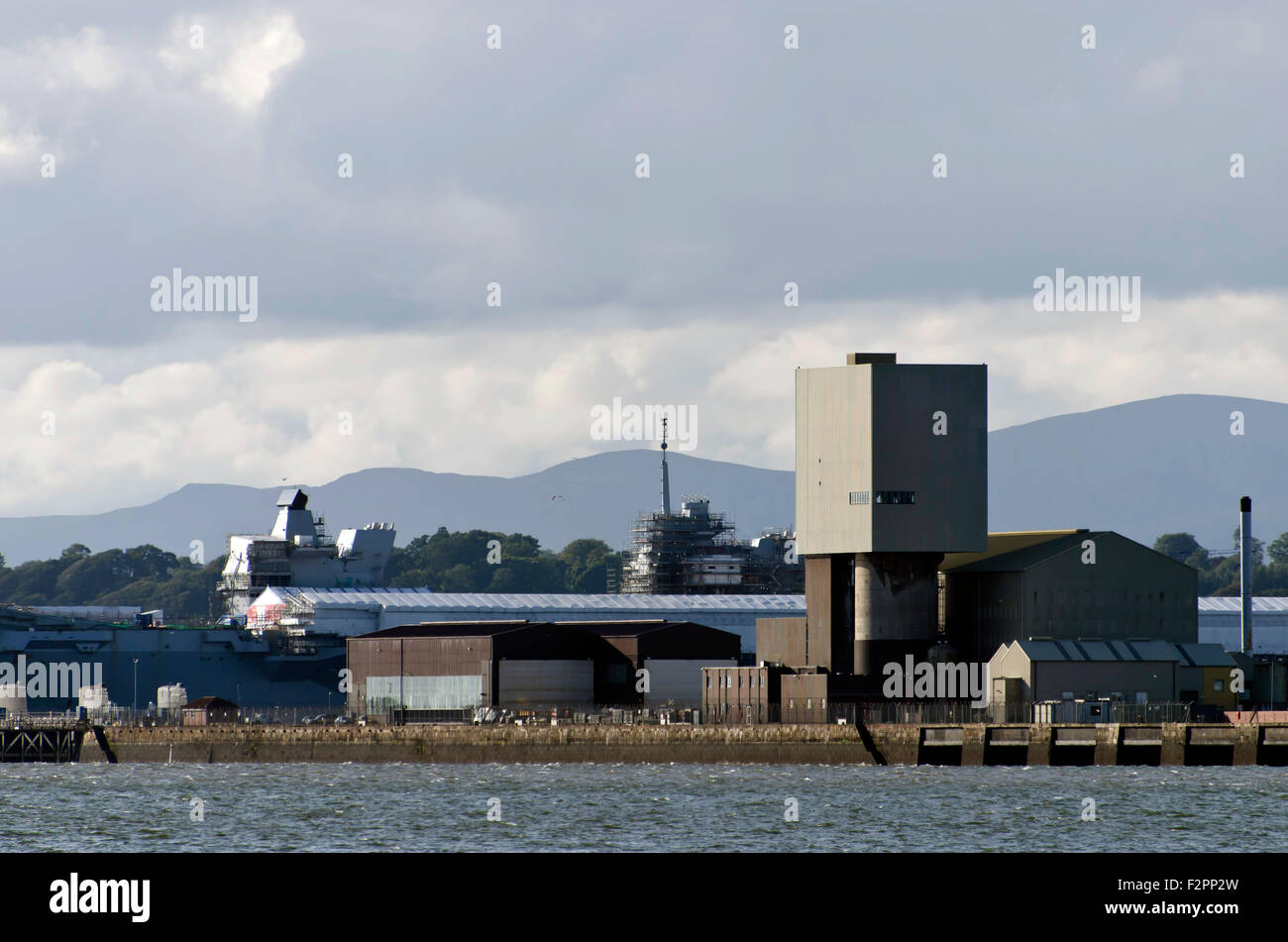 Aircraft carrier rosyth dockyard hi-res stock photography and images ...