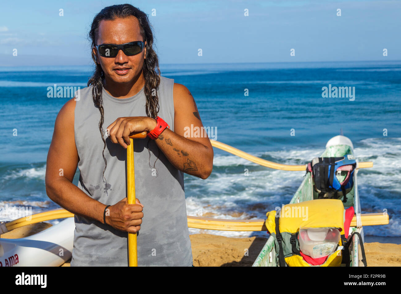 Outrigger canoes on beach hi-res stock photography and images - Alamy