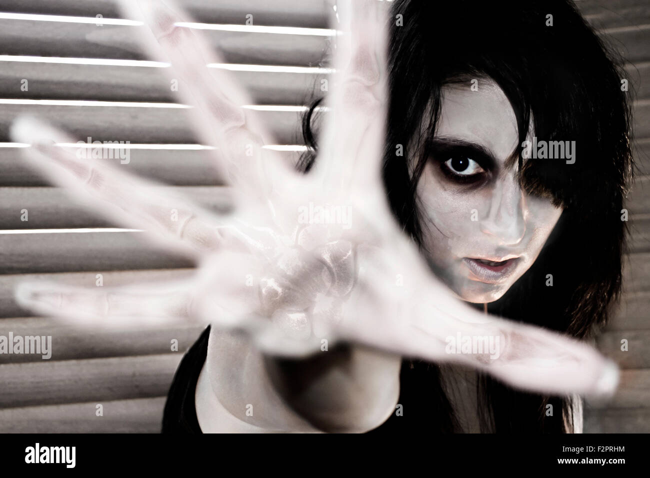 Japanese lady dead hi-res stock photography and images - Alamy