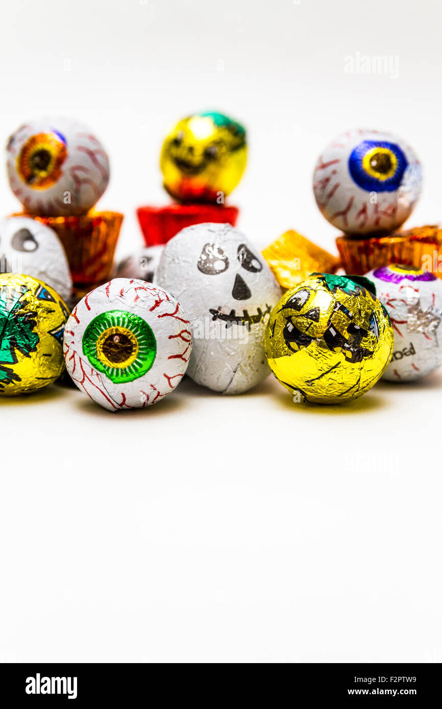 A pile of wrapped chocolate Halloween Candy Stock Photo - Alamy