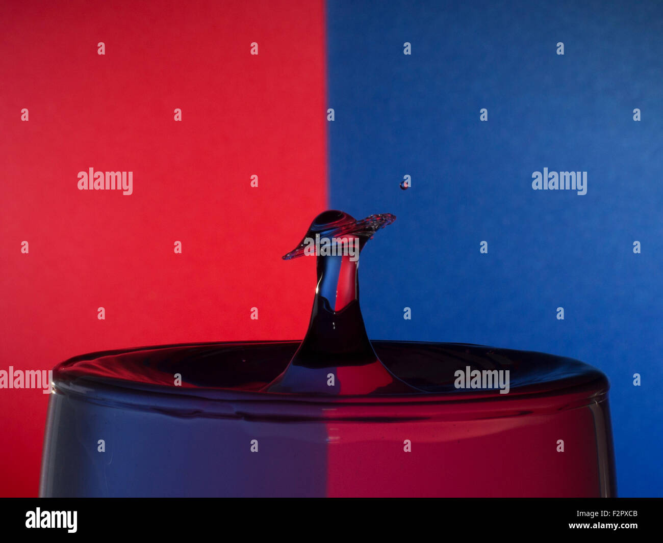 Water drip drips wet splash liquid hi-res stock photography and images ...