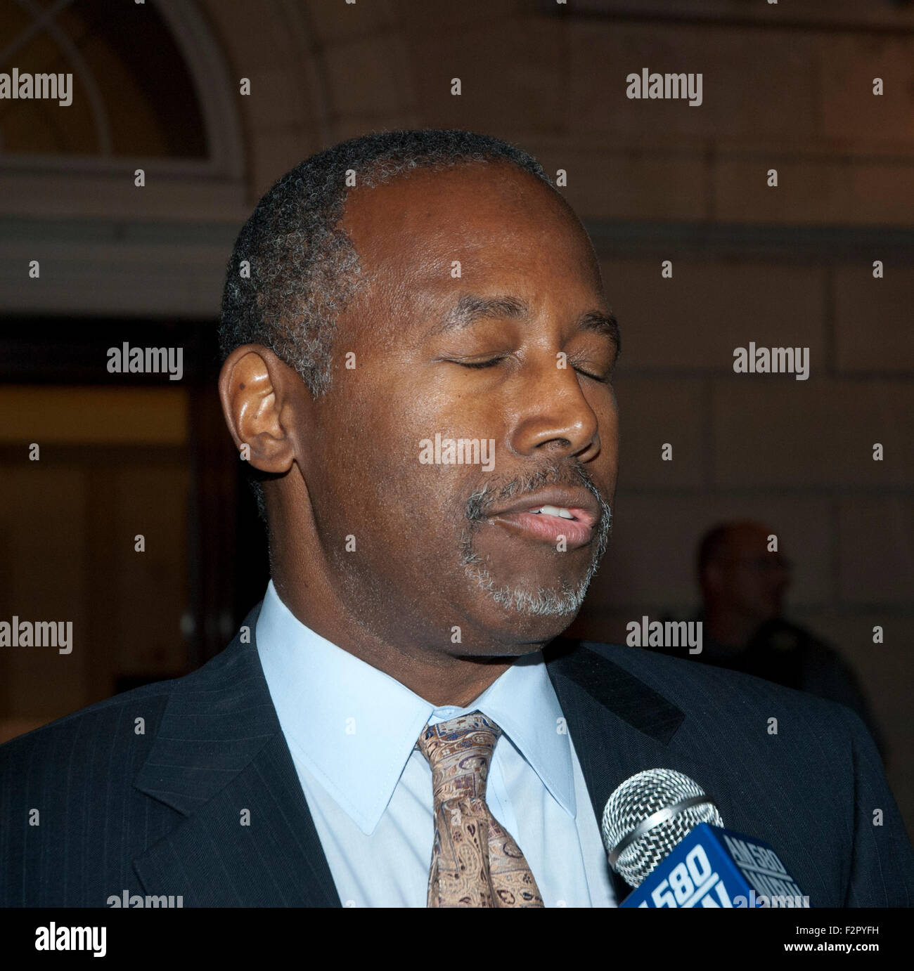 Dr. Ben Carson Presidential candidate leaves the Great Overland Train ...